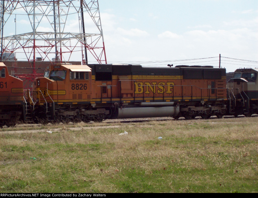 BNSF 8826